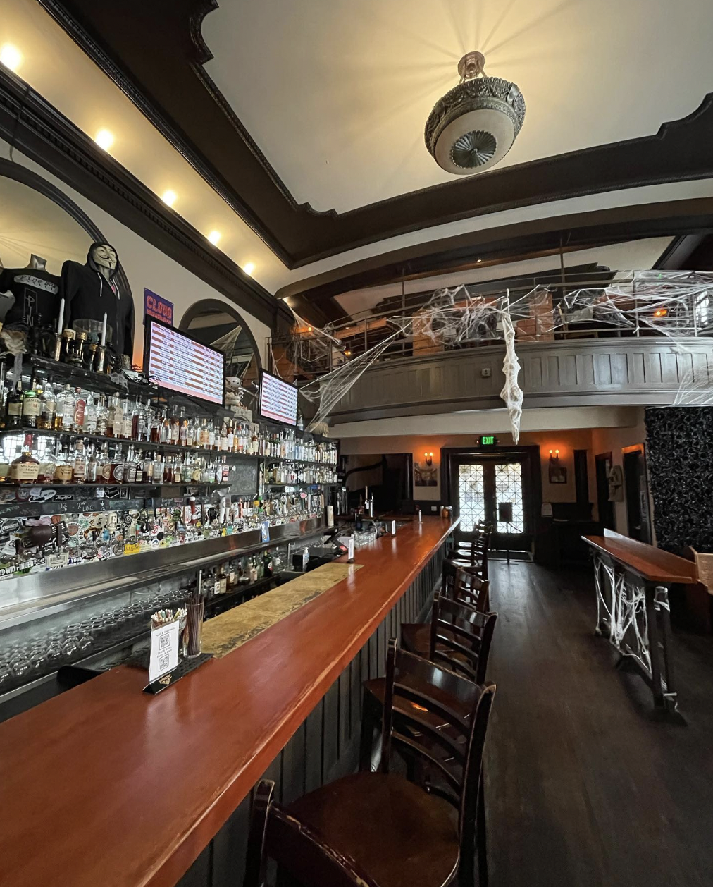 A Ghost Hunter’s Guide to Haunted Bars in Seattle - The Ticket